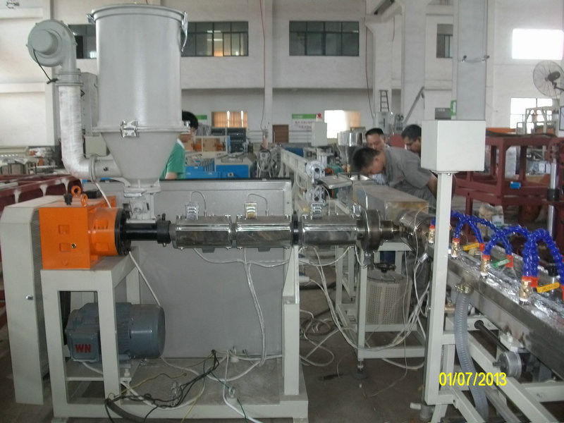 Single screw extruder for plastic coating machine for coating PVC , PE ...
